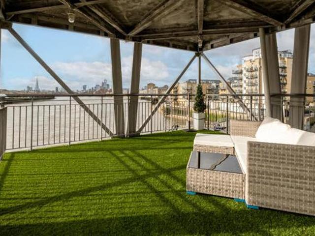 3 Bedroom Flat For Sale In London