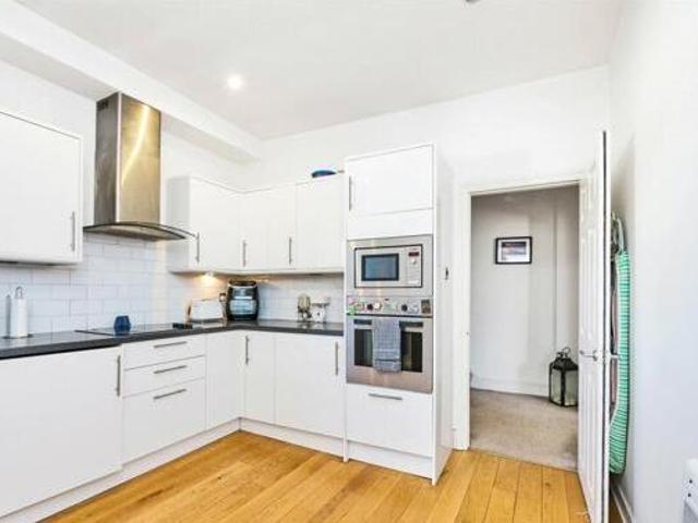 3 Bedroom Flat For Sale In London