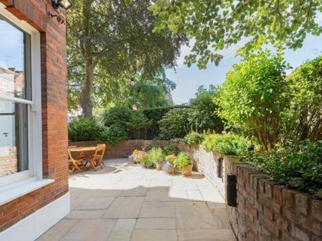 3 Bedroom Flat For Sale In London