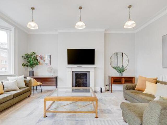 3 Bedroom Flat For Sale In London