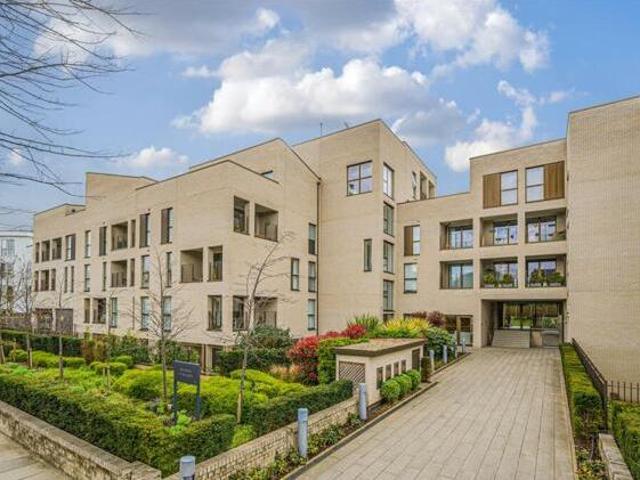 3 Bedroom Flat For Sale In London