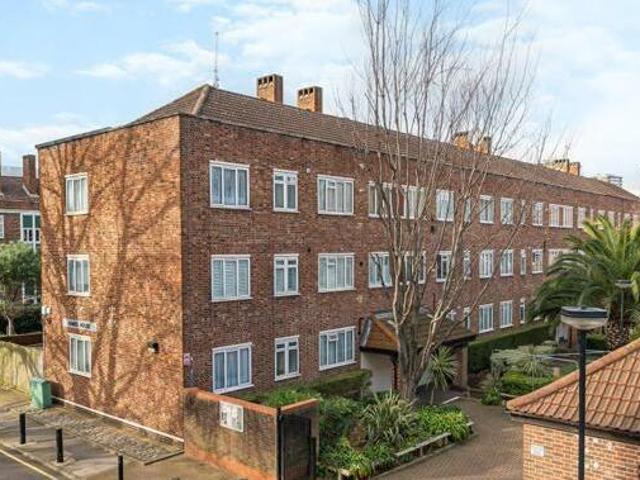 3 Bedroom Flat For Sale In London
