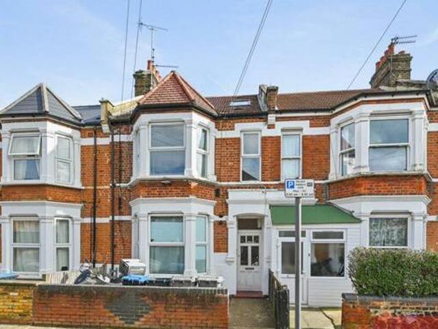 3 Bedroom Flat For Sale In London