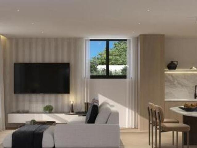 3 Bedroom Flat For Sale In London