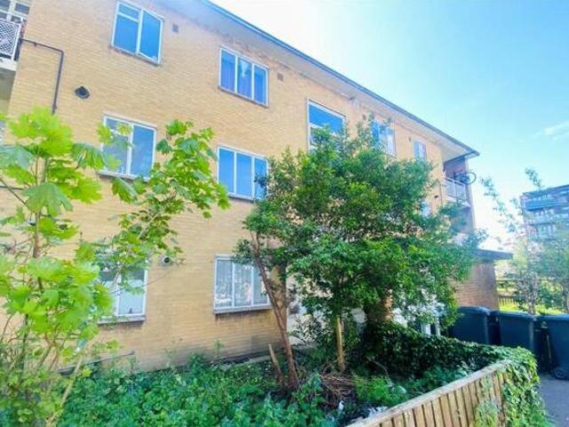 3 Bedroom Flat For Sale In London