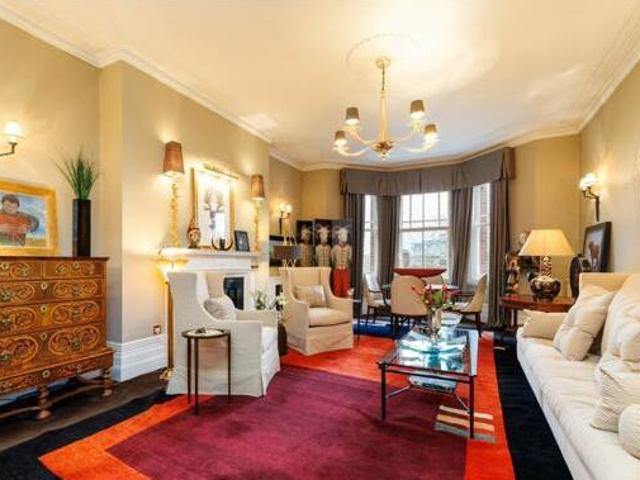 3 Bedroom Flat For Sale In London