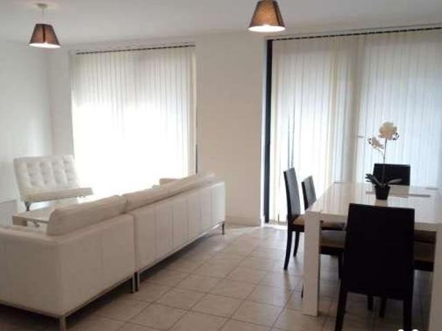 3 Bedroom Flat For Sale In London