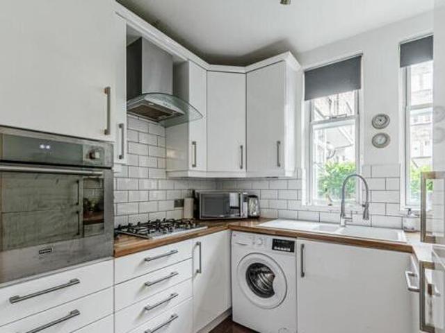 3 Bedroom Flat For Sale In London