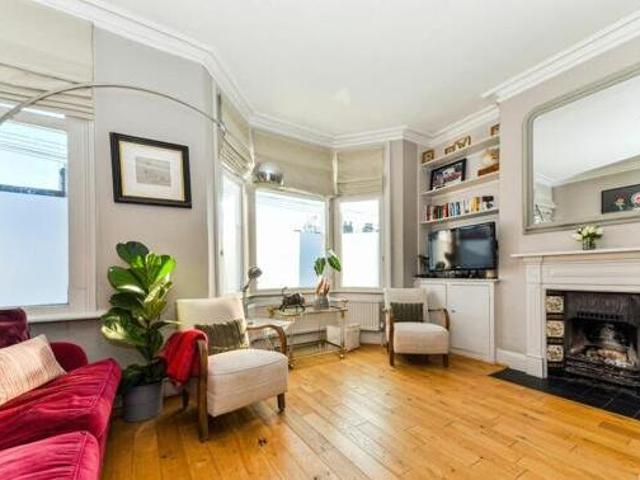 3 Bedroom Flat For Sale In London