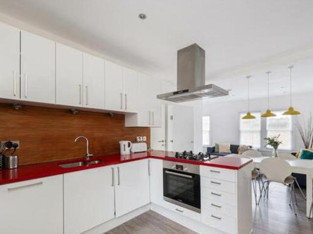 3 Bedroom Flat For Sale In London