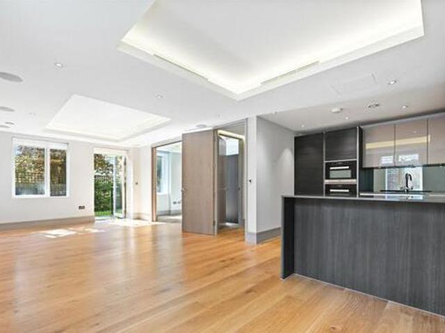 3 Bedroom Flat For Sale In London