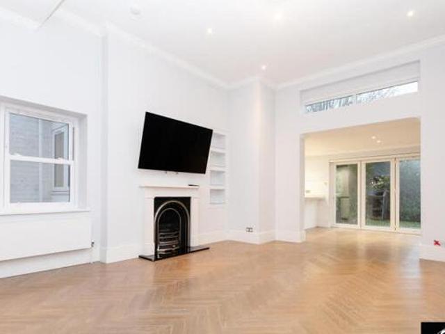 3 Bedroom Flat For Sale In London