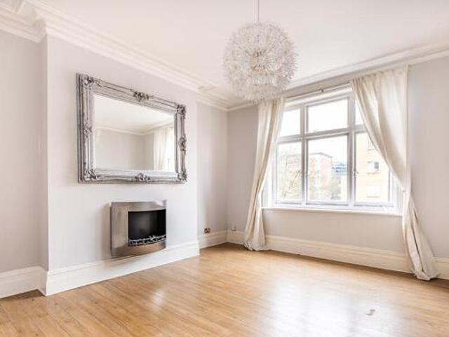 3 Bedroom Flat For Sale In London