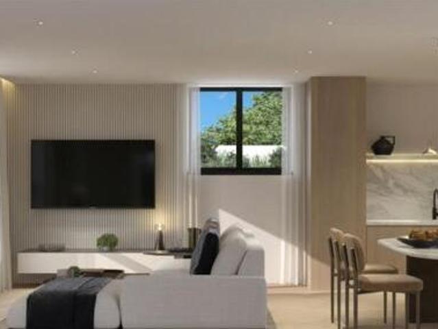 3 Bedroom Flat For Sale In London