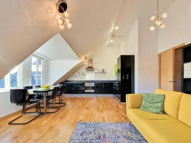 3 Bedroom Flat For Sale In London