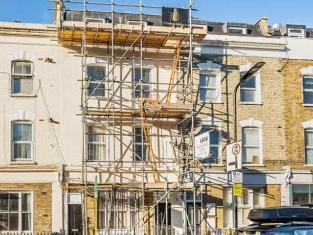 3 Bedroom Flat For Sale In London