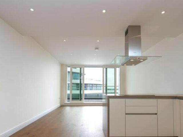 3 Bedroom Flat For Sale In London