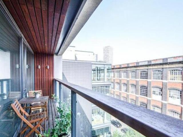 3 Bedroom Flat For Sale In London