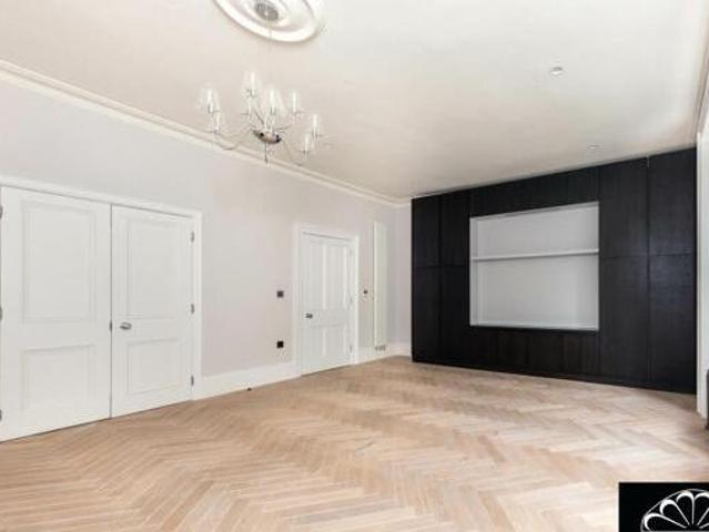 3 Bedroom Flat For Sale In London