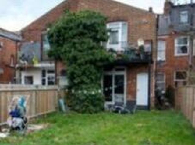 3 Bedroom Flat For Sale In London