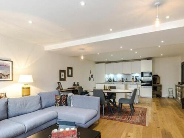 3 Bedroom Flat For Sale In London