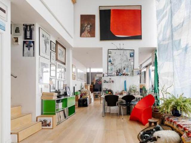 3 Bedroom Flat For Sale In London