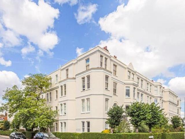 3 Bedroom Flat For Sale In London