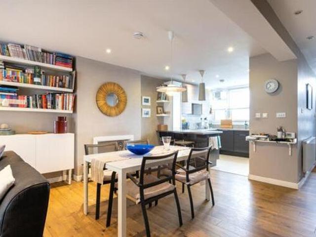 3 Bedroom Flat For Sale In London