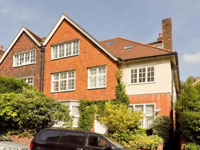 3 Bedroom Flat For Sale In London