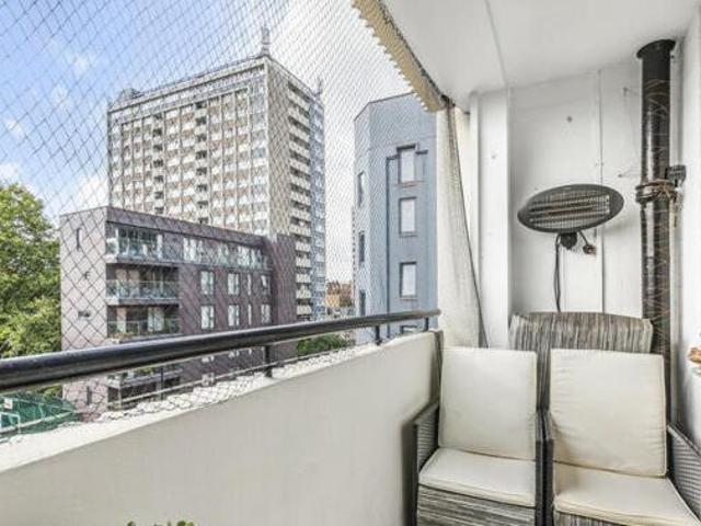3 Bedroom Flat For Sale In London