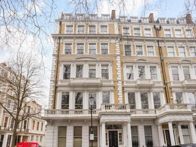 3 Bedroom Flat For Sale In London