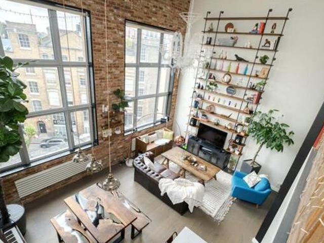 3 Bedroom Flat For Sale In London