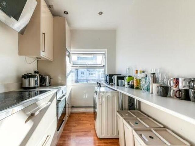 3 Bedroom Flat For Sale In London