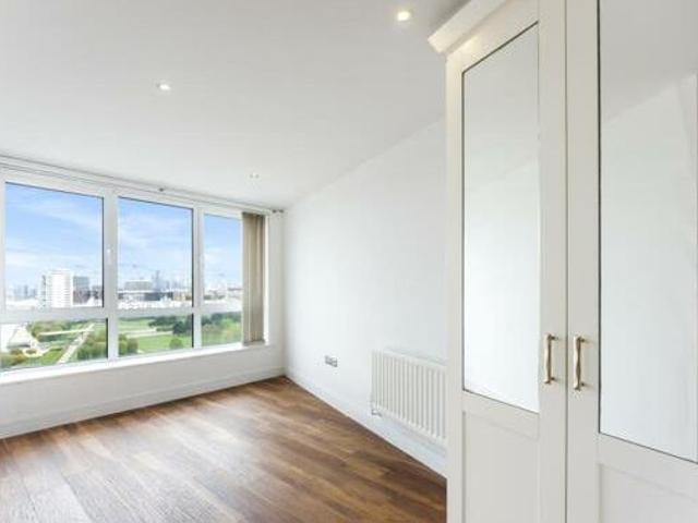 3 Bedroom Flat For Sale In London