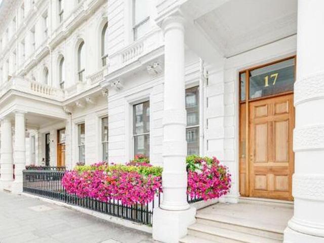3 Bedroom Flat For Sale In London