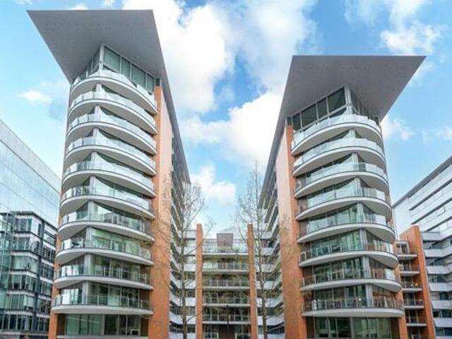 3 Bedroom Flat For Sale In London
