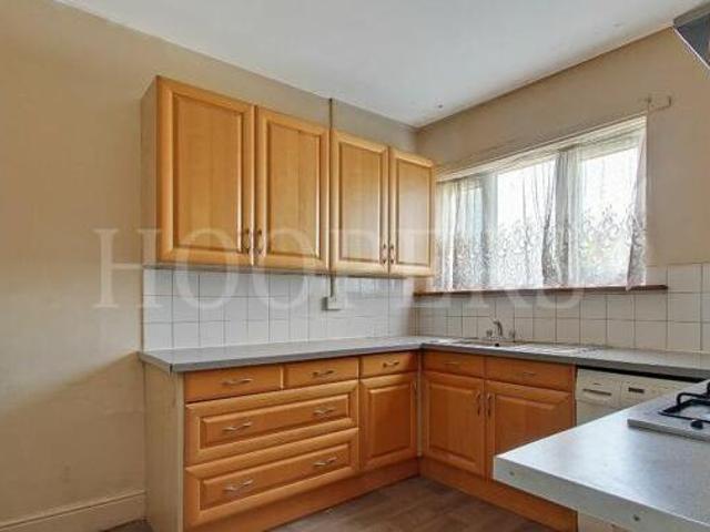 3 Bedroom Flat For Sale In London