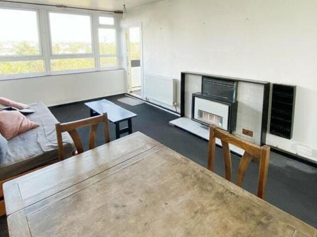 3 Bedroom Flat For Sale In London