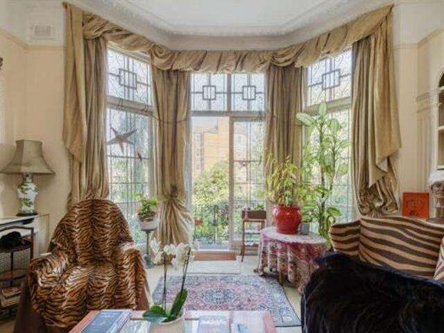 3 Bedroom Flat For Sale In London