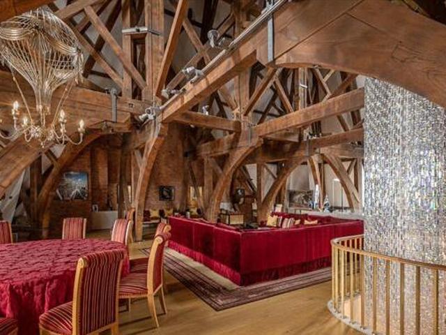 3 Bedroom Flat For Sale In London