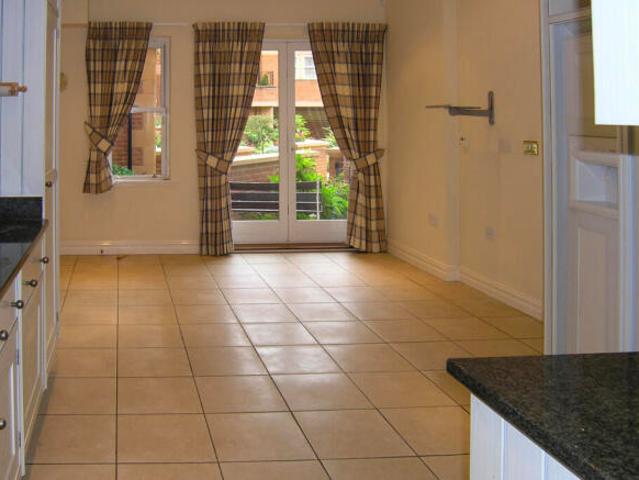 3 bedroom flat for sale in London Road, Tunbridge Wells, TN1
