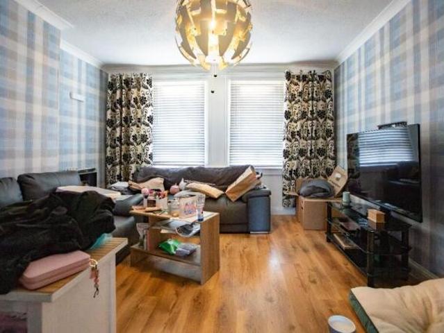 3 bedroom flat for sale in Lochend Avenue, Glasgow, G69