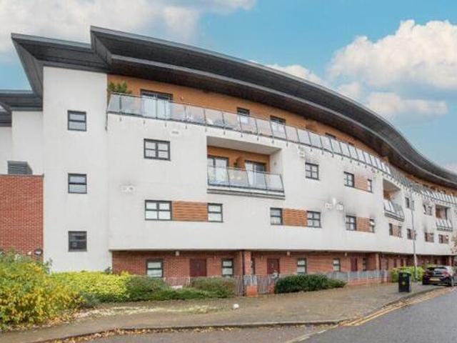 3 Bedroom Flat For Sale In Manchester, Greater Manchester