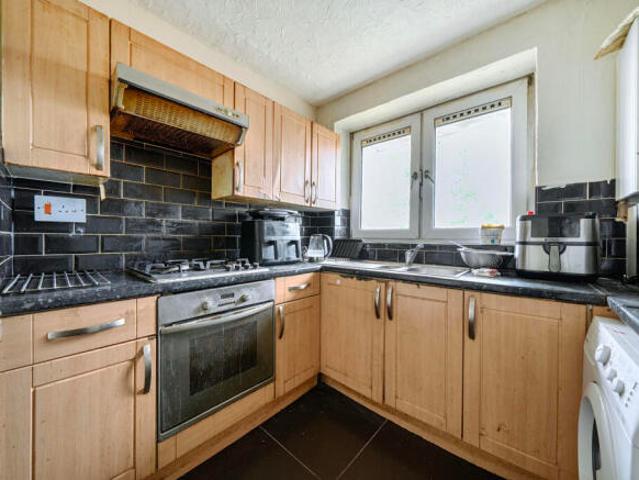 3 bedroom flat for sale in Maryon Road, Charlton, London, SE7