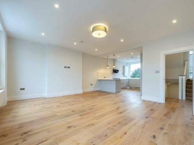 3 bedroom flat for sale in Marylands Road W9