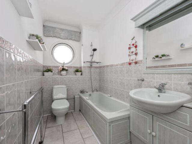 3 bedroom flat for sale in Marine Gate, Brighton, BN2