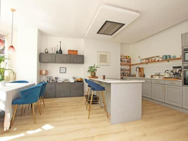 3 bedroom flat for sale in Meads Road, Eastbourne, BN20 7ET, BN20