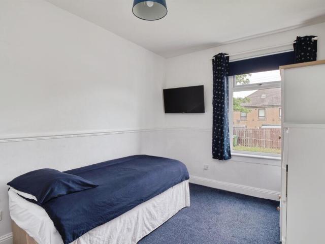 3 bedroom flat for sale in Meikle Road, Glasgow, G53