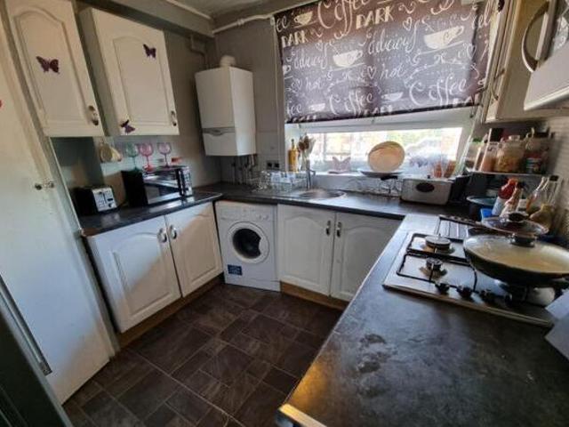 3 Bedroom Flat For Sale In Mitcham