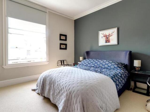 3 bedroom flat for sale in Montpellier Grove, Cheltenham, Gloucestershire GL50